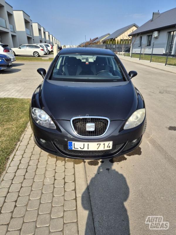 Black SEAT Leon 2008 in Kaunas, with an engine capacity of 1.90 L and mileage of 216 thousand km for 2300 €, photo 2 on AUTOMOTO.COM.LV