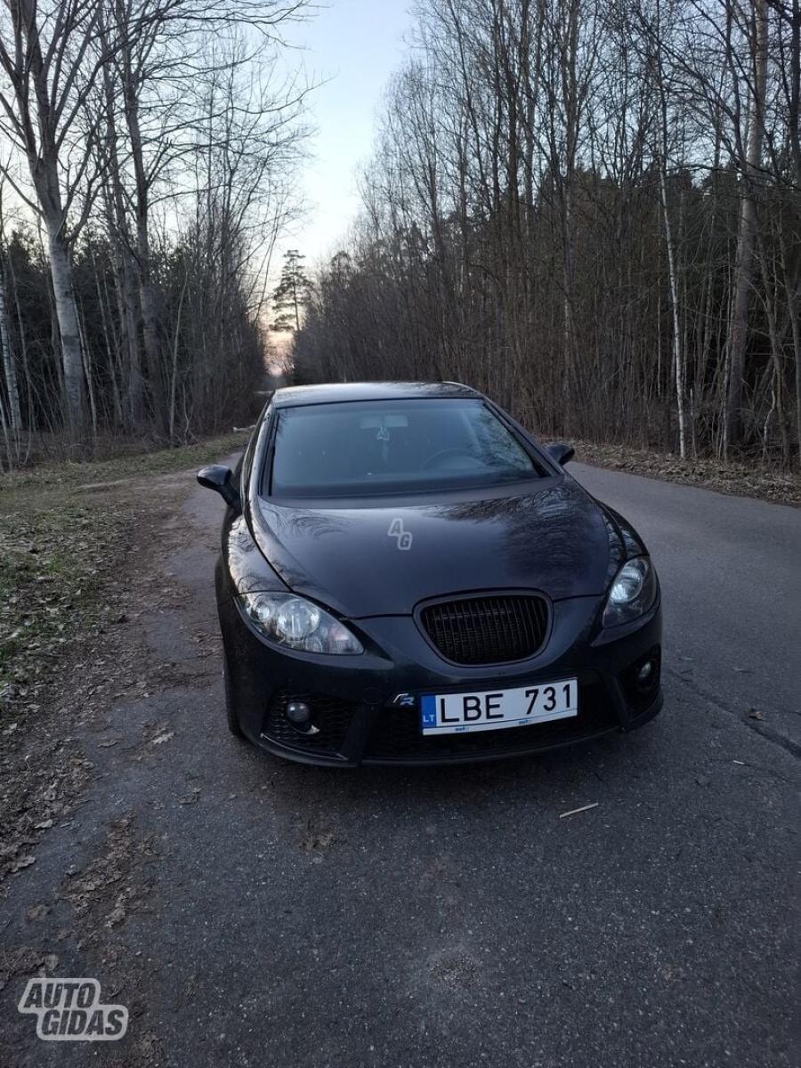 Black SEAT Leon 2008 in Klaipeda, with an engine capacity of 2.00 L and mileage of 258 thousand km for 2800 €, photo 1 on AUTOMOTO.COM.LV