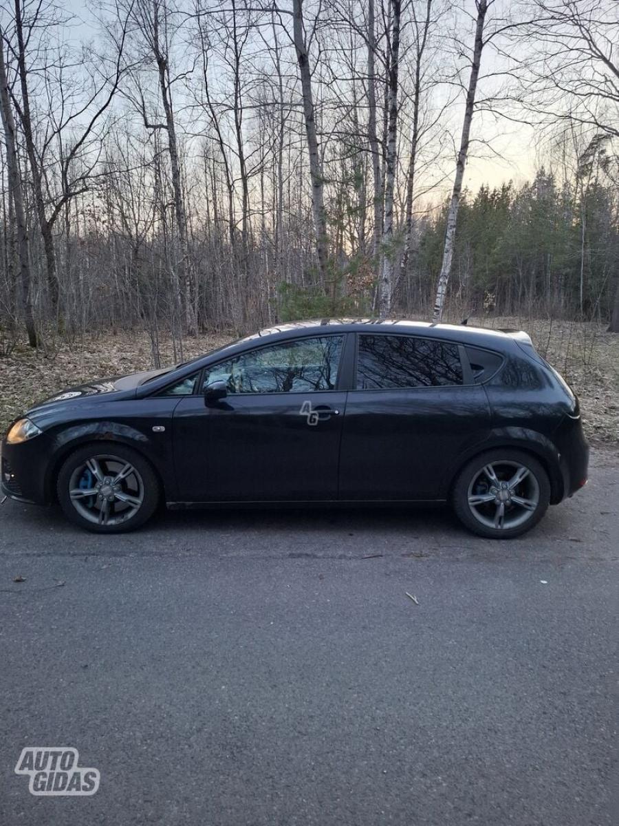 Black SEAT Leon 2008 in Klaipeda, with an engine capacity of 2.00 L and mileage of 258 thousand km for 2800 €, photo 4 on AUTOMOTO.COM.LV