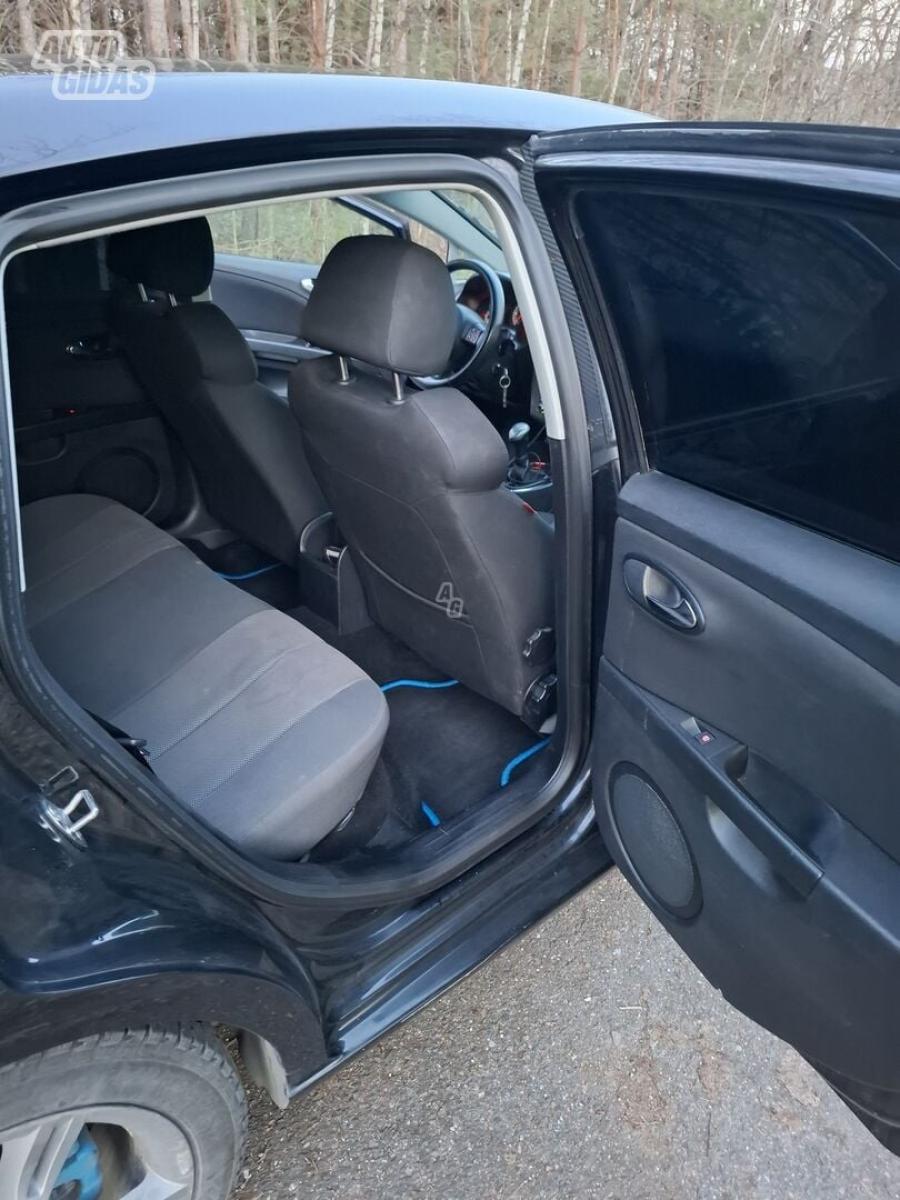 Black SEAT Leon 2008 in Klaipeda, with an engine capacity of 2.00 L and mileage of 258 thousand km for 2800 €, photo 9 on AUTOMOTO.COM.LV