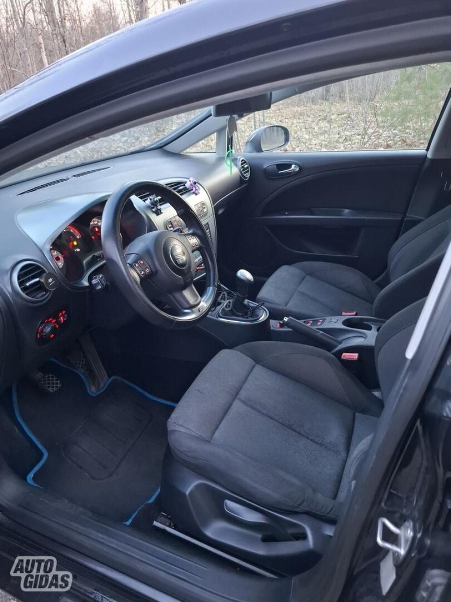 Black SEAT Leon 2008 in Klaipeda, with an engine capacity of 2.00 L and mileage of 258 thousand km for 2800 €, photo 11 on AUTOMOTO.COM.LV