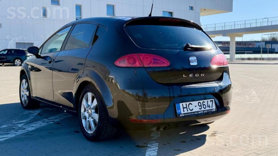 Melns SEAT Leon 2008 Rēzekne, ar dzinēja tilpumu 1.40 L un nobraukumu 262 tūkst. km par 1000 €, foto 5 vietnē AUTOMOTO.COM.LV