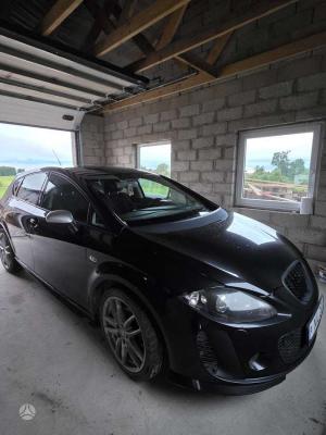 Black SEAT Leon 2008 in Utena, with an engine capacity of 1.97 L and mileage of 286 thousand km for 3100 €, photo  on AUTOMOTO.COM.LV