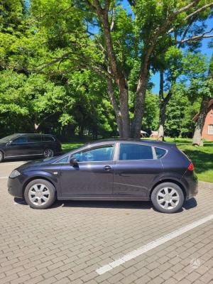 Melns SEAT Leon 2008 Klaipėda, ar dzinēja tilpumu 1.90 L un nobraukumu 319 tūkst. km par 2300 €, foto 4 vietnē AUTOMOTO.COM.LV