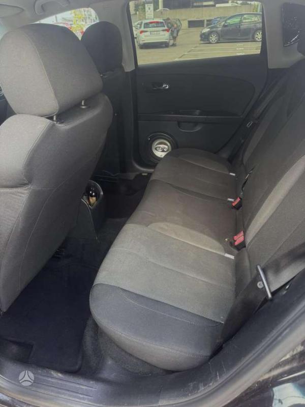 Black SEAT Leon 2008 in Vilnius, with an engine capacity of 1.97 L and mileage of 248 thousand km for 2100 €, photo 8 on AUTOMOTO.COM.LV