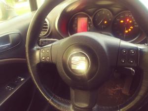 Black SEAT Leon 2008 in Druskininkai, with an engine capacity of 1.90 L and mileage of 303 thousand km for 420 €, photo 3 on AUTOMOTO.COM.LV