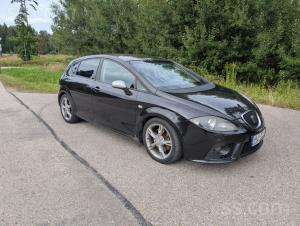 Black SEAT Leon 2008 in Riga, with an engine capacity of 2.00 L and mileage of 212 thousand km for 1950 €, photo 3 on AUTOMOTO.COM.LV