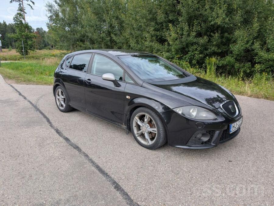 Black SEAT Leon 2008 in Riga, with an engine capacity of 2.00 L and mileage of 212 thousand km for 1950 €, photo 3 on AUTOMOTO.COM.LV