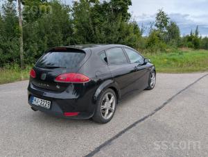 Black SEAT Leon 2008 in Riga, with an engine capacity of 2.00 L and mileage of 212 thousand km for 1950 €, photo 5 on AUTOMOTO.COM.LV