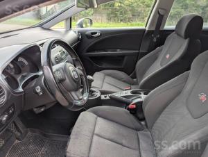 Black SEAT Leon 2008 in Riga, with an engine capacity of 2.00 L and mileage of 212 thousand km for 1950 €, photo 6 on AUTOMOTO.COM.LV