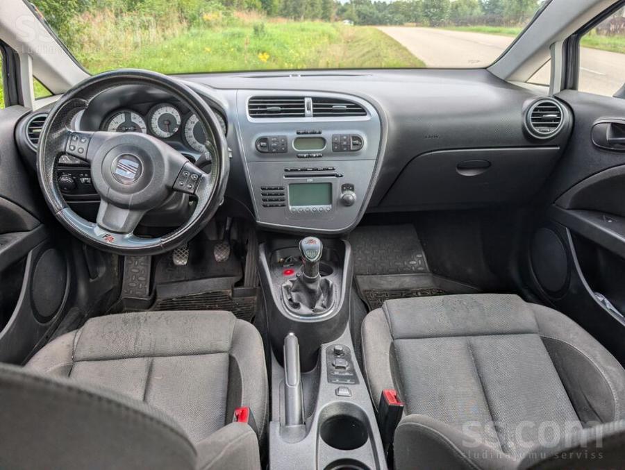 Black SEAT Leon 2008 in Riga, with an engine capacity of 2.00 L and mileage of 212 thousand km for 1950 €, photo 7 on AUTOMOTO.COM.LV
