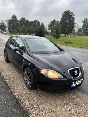Black SEAT Leon 2008 in Riga, with an engine capacity of 1.90 L and mileage of 385 thousand km for 1250 €, photo 3 on AUTOMOTO.COM.LV