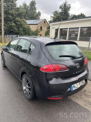 Black SEAT Leon 2008 in Riga, with an engine capacity of 1.90 L and mileage of 385 thousand km for 1250 €, photo 8 on AUTOMOTO.COM.LV