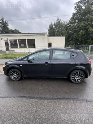Black SEAT Leon 2008 in Riga, with an engine capacity of 1.90 L and mileage of 385 thousand km for 1250 €, photo 9 on AUTOMOTO.COM.LV