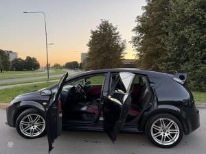 Melns SEAT Leon 2008 Kauņa, ar dzinēja tilpumu 1.97 L un nobraukumu 378 tūkst. km par 3500 €, foto  vietnē AUTOMOTO.COM.LV