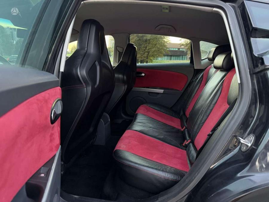 Melns SEAT Leon 2008 Kauņa, ar dzinēja tilpumu 1.97 L un nobraukumu 378 tūkst. km par 3500 €, foto 14 vietnē AUTOMOTO.COM.LV