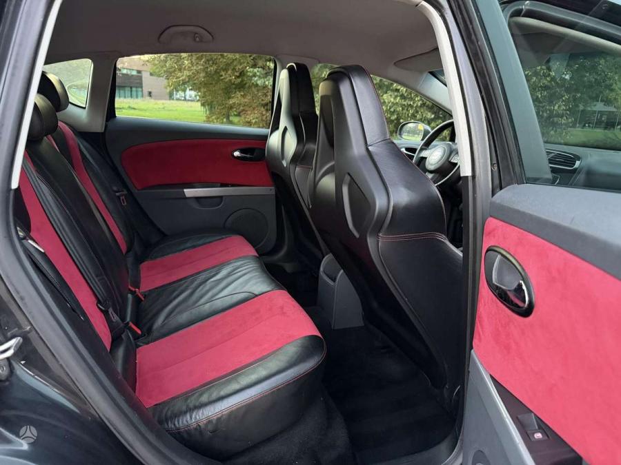 Melns SEAT Leon 2008 Kauņa, ar dzinēja tilpumu 1.97 L un nobraukumu 378 tūkst. km par 3500 €, foto 15 vietnē AUTOMOTO.COM.LV