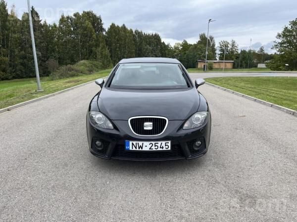 SEAT Leon 2008 in Cesis on AUTOMOTO.COM.LV Black SEAT Leon 2008 in Cesis, with an engine capacity of 2.00 L and mileage of 268 thousand km for 3000 €, photo 3 on AUTOMOTO.COM.LV