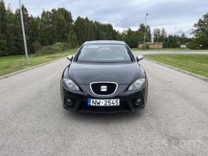 Black SEAT Leon 2008 in Cesis, with an engine capacity of 2.00 L and mileage of 268 thousand km for 3000 €, photo 3 on AUTOMOTO.COM.LV