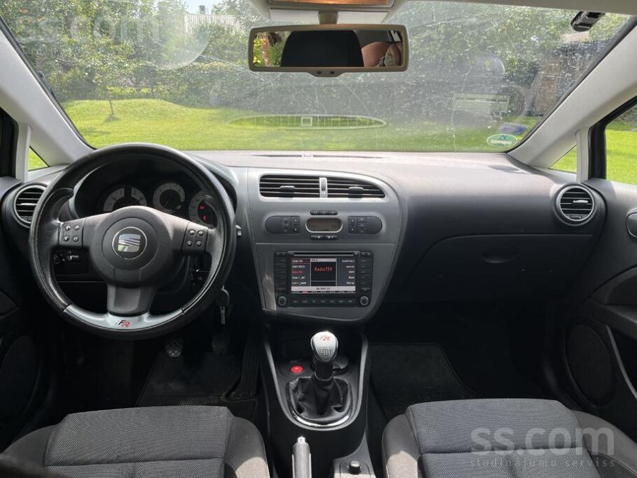 Black SEAT Leon 2008 in Cesis, with an engine capacity of 2.00 L and mileage of 268 thousand km for 3000 €, photo 6 on AUTOMOTO.COM.LV