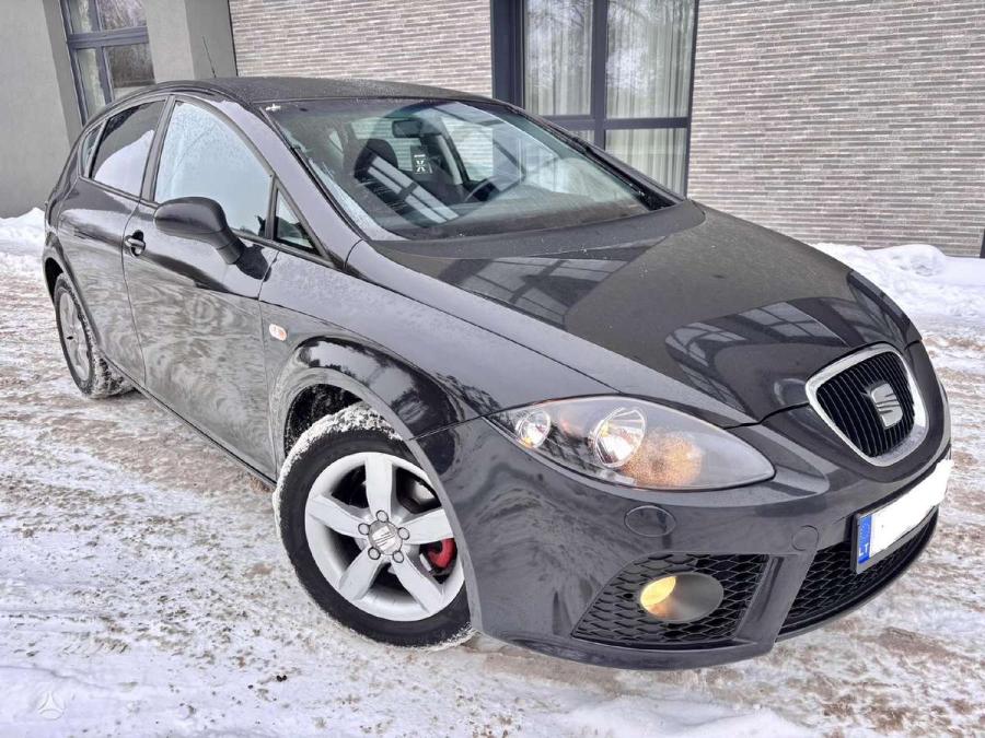 Melns SEAT Leon 2009 Kauņa, ar dzinēja tilpumu 1.90 L un nobraukumu 281 tūkst. km par 1950 €, foto 5 vietnē AUTOMOTO.COM.LV