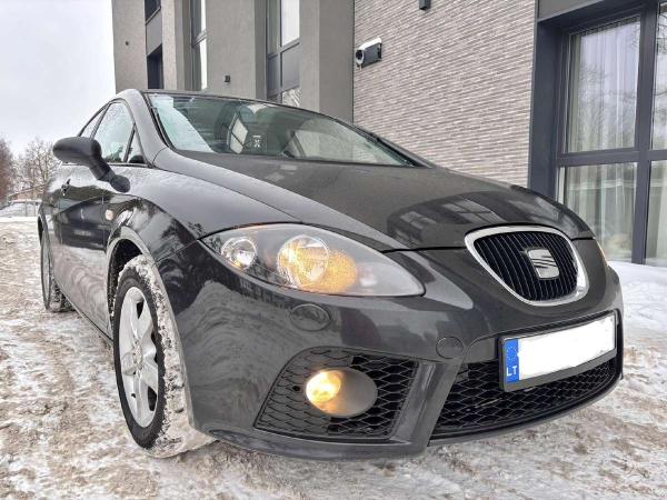 Black SEAT Leon 2009 in Kaunas, with an engine capacity of 1.90 L and mileage of 281 thousand km for 1950 €, photo 7 on AUTOMOTO.COM.LV