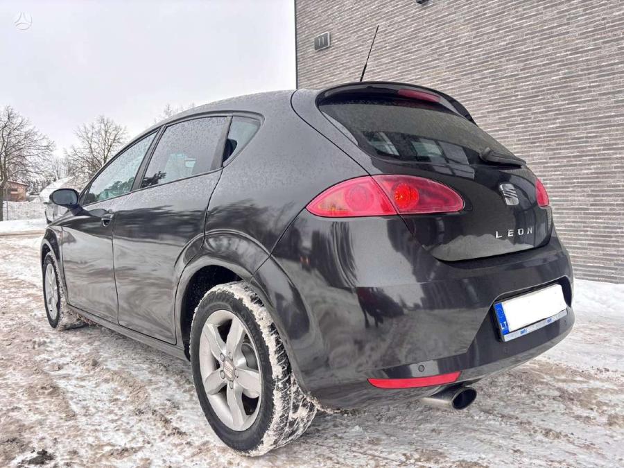 Melns SEAT Leon 2009 Kauņa, ar dzinēja tilpumu 1.90 L un nobraukumu 281 tūkst. km par 1950 €, foto 8 vietnē AUTOMOTO.COM.LV