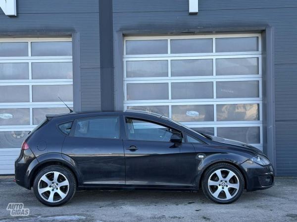 Black SEAT Leon 2009 in Panevezys, with an engine capacity of 1.90 L and mileage of 250 thousand km for 1550 €, photo 4 on AUTOMOTO.COM.LV