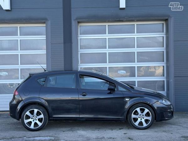 Melns SEAT Leon 2009 Panevēža, ar dzinēja tilpumu 1.90 L un nobraukumu 250 tūkst. km par 1450 €, foto 5 vietnē AUTOMOTO.COM.LV