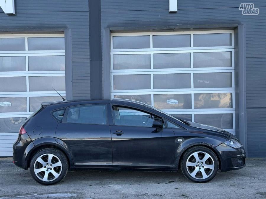 Melns SEAT Leon 2009 Panevēža, ar dzinēja tilpumu 1.90 L un nobraukumu 250 tūkst. km par 1450 €, foto 5 vietnē AUTOMOTO.COM.LV