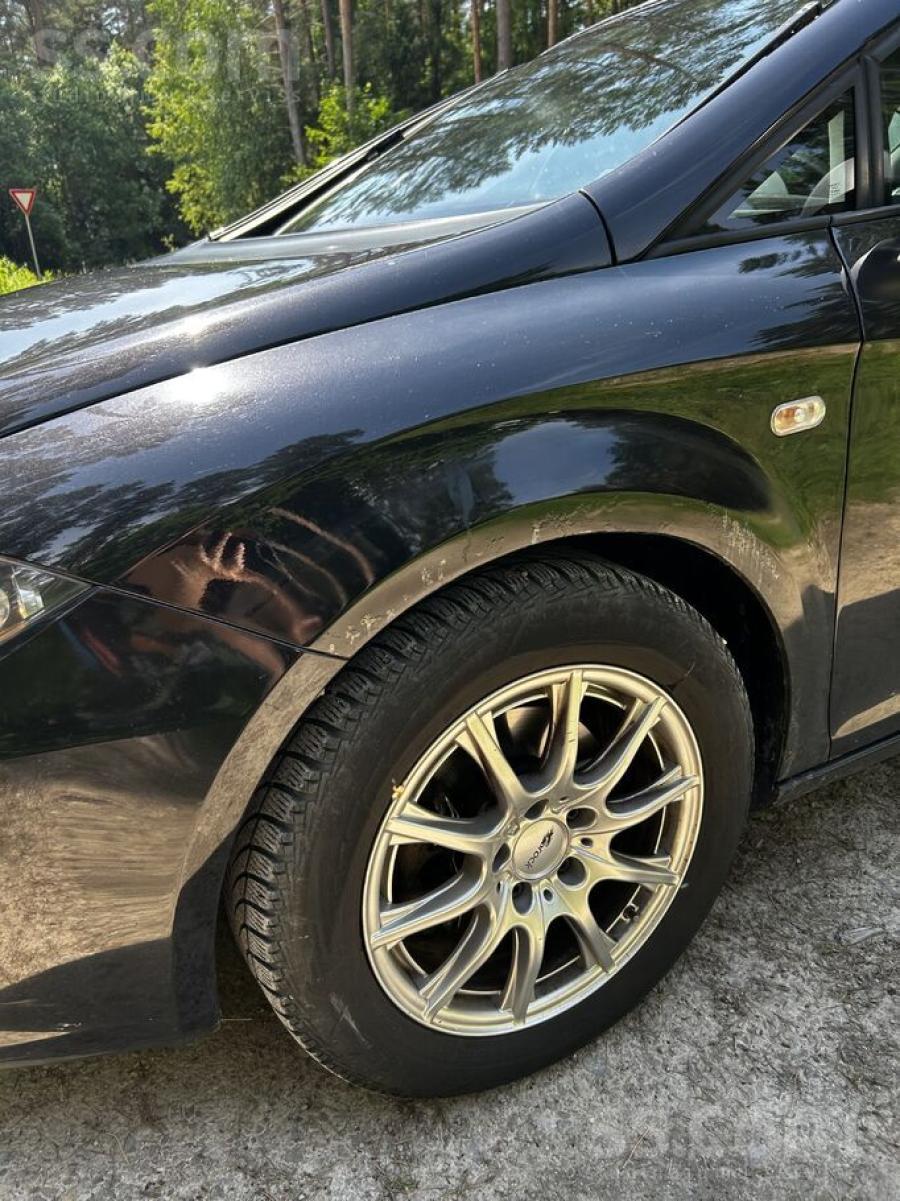 Black SEAT Leon 2009 in Bauska, with an engine capacity of 1.90 L and mileage of 286 thousand km for 2450 €, photo 13 on AUTOMOTO.COM.LV