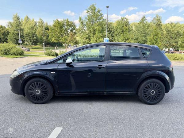 Black SEAT Leon 2009 in Vilnius, with an engine capacity of 1.90 L and mileage of 363 thousand km for 650 €, photo 2 on AUTOMOTO.COM.LV