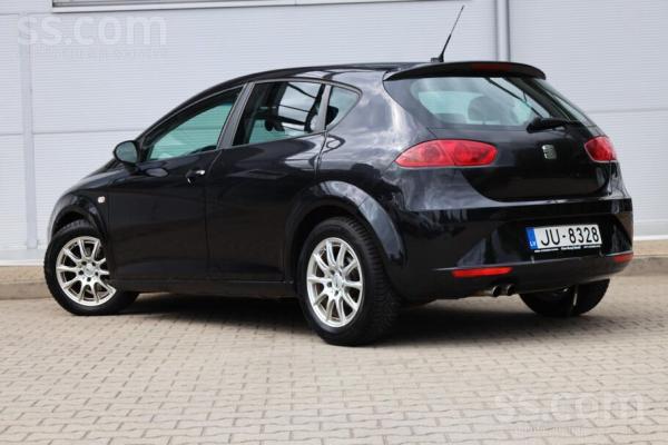 Melns SEAT Leon 2009 Rīga, ar dzinēja tilpumu 2.00 L un nobraukumu 286 tūkst. km par 2295 €, foto 3 vietnē AUTOMOTO.COM.LV
