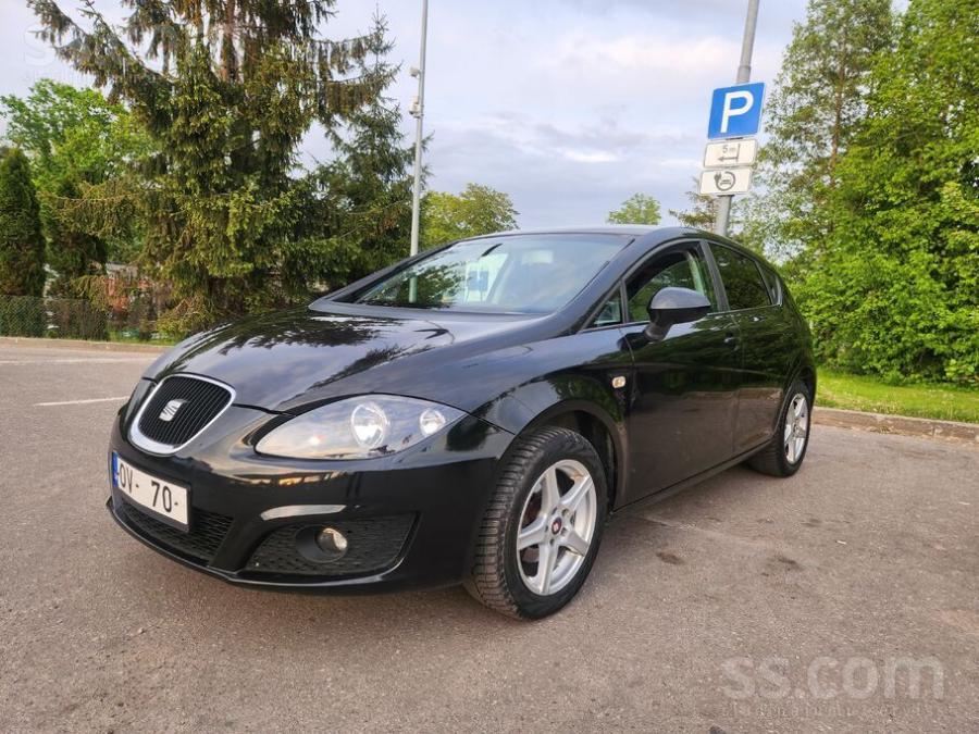 Melns SEAT Leon 2010 Rīga, ar dzinēja tilpumu 1.60 L un nobraukumu 215 tūkst. km par 2800 €, foto 1 vietnē AUTOMOTO.COM.LV