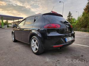Melns SEAT Leon 2010 Rīga, ar dzinēja tilpumu 1.60 L un nobraukumu 215 tūkst. km par 2800 €, foto 3 vietnē AUTOMOTO.COM.LV