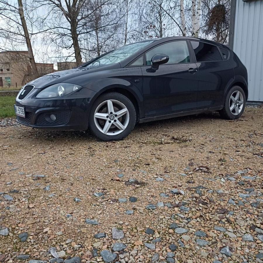 Melns SEAT Leon 2010 Jelgava, ar dzinēja tilpumu 1.60 L un nobraukumu 201 tūkst. km par 3100 €, foto 1 vietnē AUTOMOTO.COM.LV