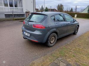 Black SEAT Leon 2010 in Kaunas, with an engine capacity of 1.90 L and mileage of 316 thousand km for 2600 €, photo 4 on AUTOMOTO.COM.LV