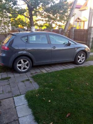 Black SEAT Leon 2010 in Kaunas, with an engine capacity of 1.90 L and mileage of 316 thousand km for 2600 €, photo 12 on AUTOMOTO.COM.LV