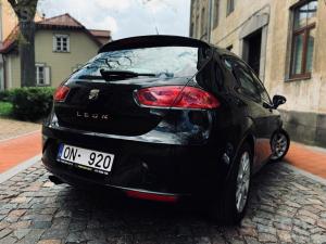 Black SEAT Leon 2010 in Cesis, with an engine capacity of 1.40 L and mileage of 0 thousand km for 4250 €, photo 6 on AUTOMOTO.COM.LV