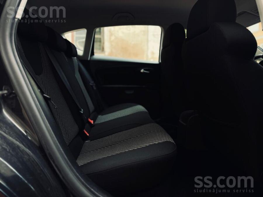 Black SEAT Leon 2010 in Cesis, with an engine capacity of 1.40 L and mileage of 0 thousand km for 4250 €, photo 10 on AUTOMOTO.COM.LV