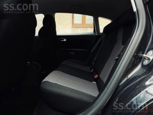 Black SEAT Leon 2010 in Cesis, with an engine capacity of 1.40 L and mileage of 0 thousand km for 4250 €, photo 11 on AUTOMOTO.COM.LV