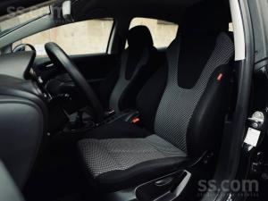 Black SEAT Leon 2010 in Cesis, with an engine capacity of 1.40 L and mileage of 0 thousand km for 4250 €, photo 13 on AUTOMOTO.COM.LV