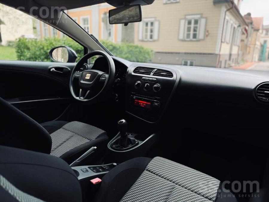 Black SEAT Leon 2010 in Cesis, with an engine capacity of 1.40 L and mileage of 0 thousand km for 4250 €, photo 14 on AUTOMOTO.COM.LV