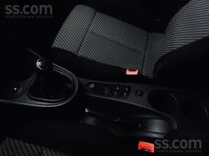 Black SEAT Leon 2010 in Cesis, with an engine capacity of 1.40 L and mileage of 0 thousand km for 4250 €, photo 19 on AUTOMOTO.COM.LV