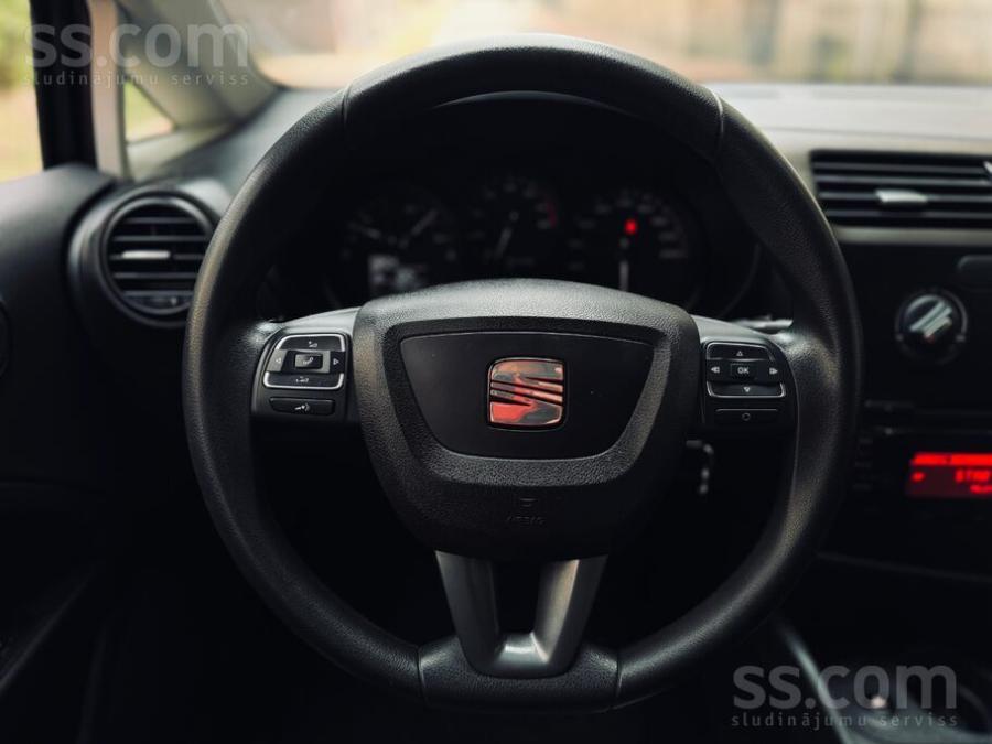 Black SEAT Leon 2010 in Cesis, with an engine capacity of 1.40 L and mileage of 0 thousand km for 4250 €, photo 21 on AUTOMOTO.COM.LV