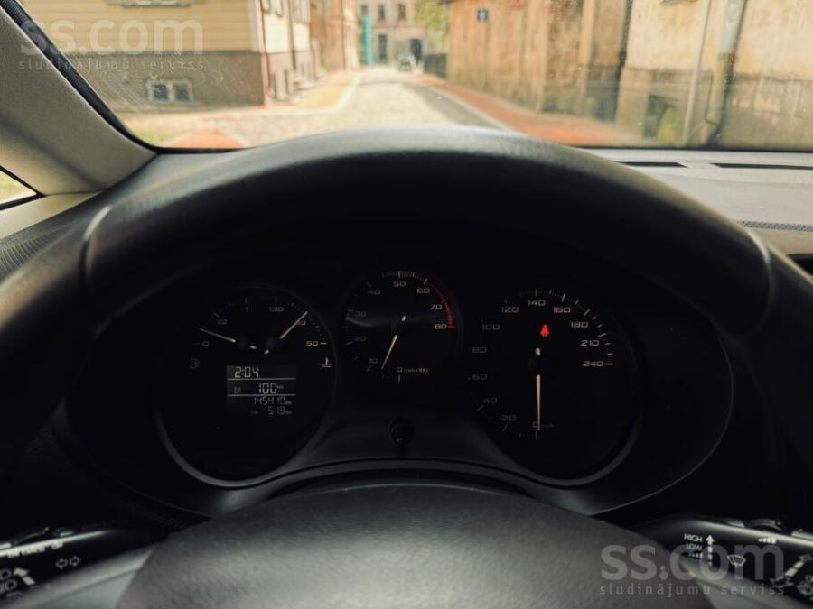 Black SEAT Leon 2010 in Cesis, with an engine capacity of 1.40 L and mileage of 0 thousand km for 4250 €, photo 23 on AUTOMOTO.COM.LV
