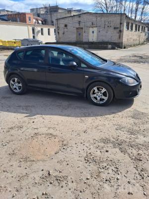 Black SEAT Leon 2010 in Riga, with an engine capacity of 1.40 L and mileage of 262 thousand km for 2050 €, photo 3 on AUTOMOTO.COM.LV