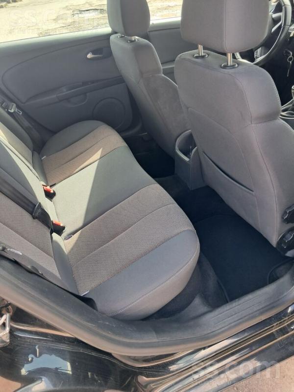 Black SEAT Leon 2010 in Riga, with an engine capacity of 1.40 L and mileage of 262 thousand km for 2050 €, photo 9 on AUTOMOTO.COM.LV