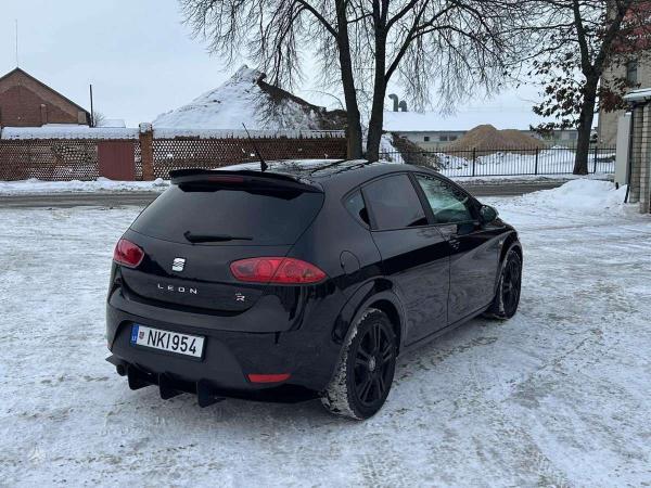 Melns SEAT Leon 2011 Tauragė, ar dzinēja tilpumu 1.98 L un nobraukumu 286 tūkst. km par 4700 €, foto 7 vietnē AUTOMOTO.COM.LV