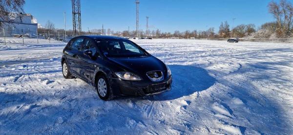 Black SEAT Leon 2011 in Marijampole, with an engine capacity of 1.60 L and mileage of 226 thousand km for 2350 €, photo 2 on AUTOMOTO.COM.LV